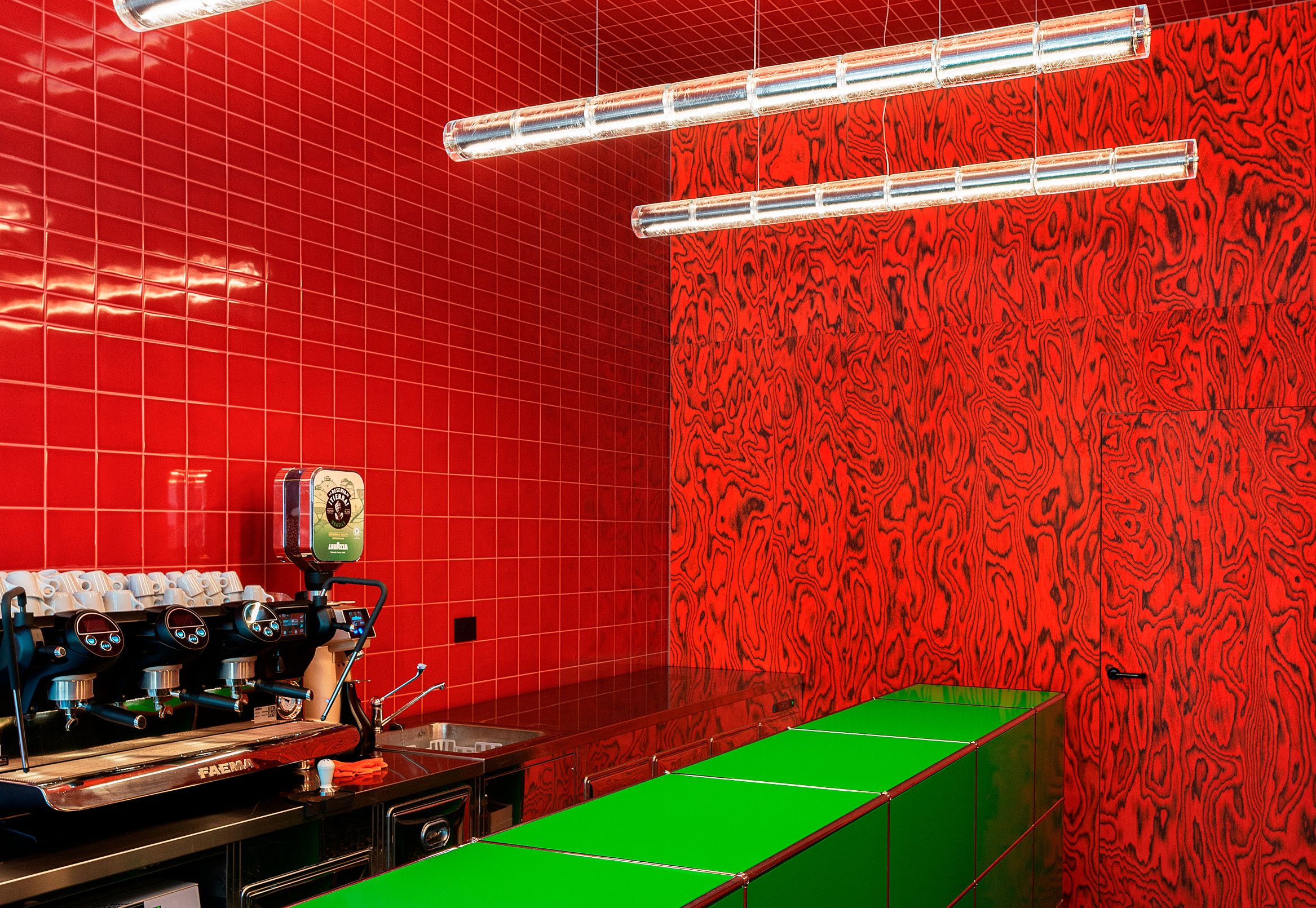 Alpi wood cladding for the Capsule Bar in Milan