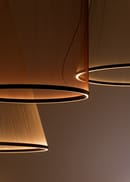 La lampada Array di Vibia firmata dal designer Umut Yamac