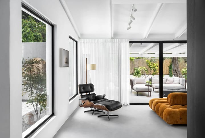 The CHOC House: A Symphony of Monochromes and Design Icons