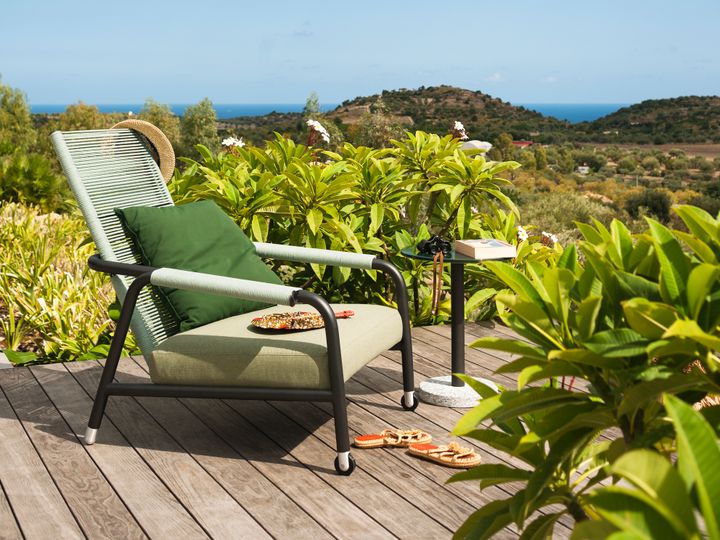 The Roda outdoor sofa and armchair collection by Rodolfo Dordoni
