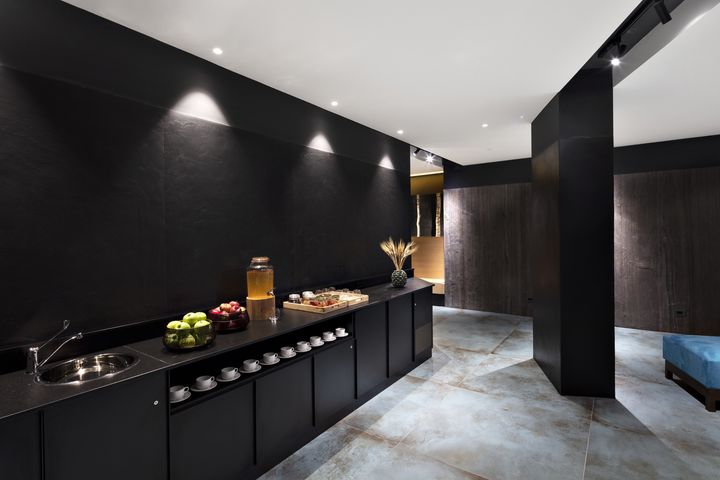 The coverings made of Gres Porcelain Stoneware by Caesar cover the ...