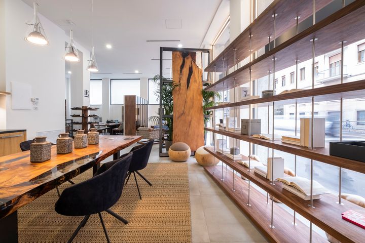 WOOD SALES di Riva 1920 nello store in Via Visconti di Modrone 8 a Milano