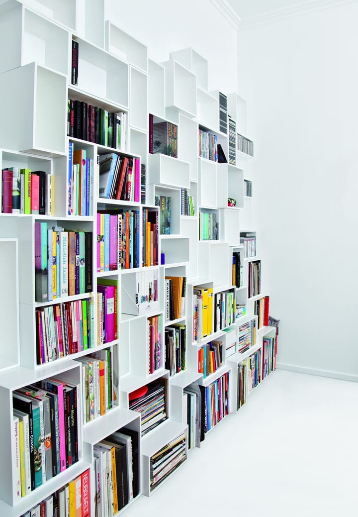 Cubit in 15 colours and natural walnut veneer