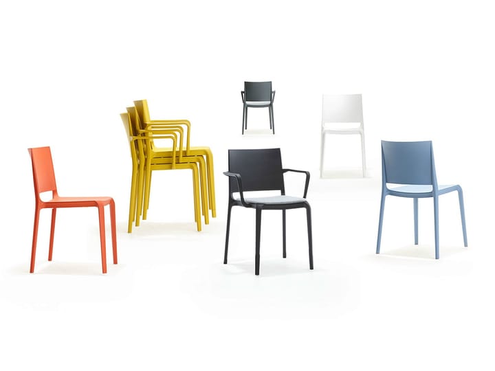 Colours, new materials and design: the new collection by Allermuir