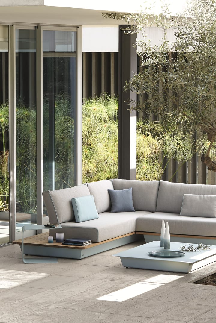 Manutti, exclusive outdoor furniture at iSaloni
