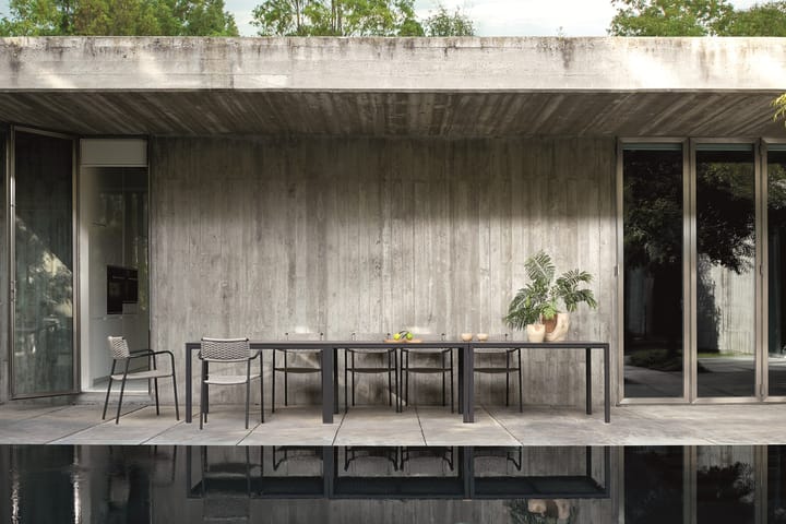 Manutti, exclusive outdoor furniture at iSaloni