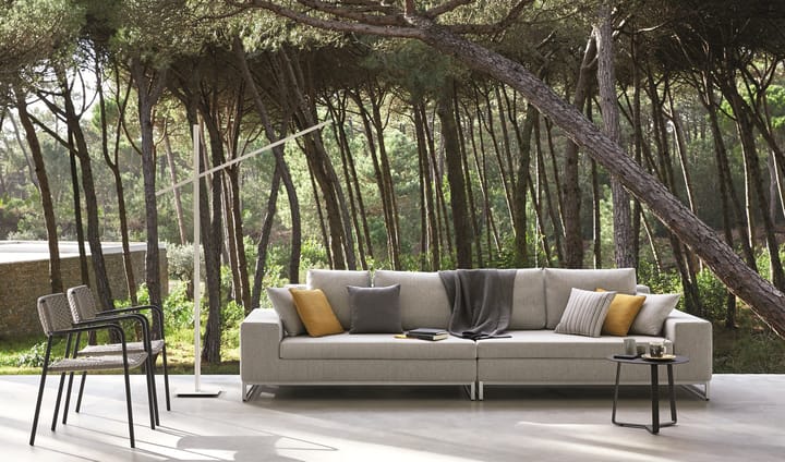 Manutti, exclusive outdoor furniture at iSaloni