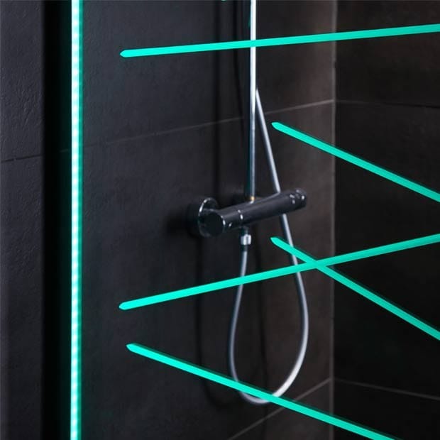VEGAS: la nouvelle paroi de douche éclairant en LED