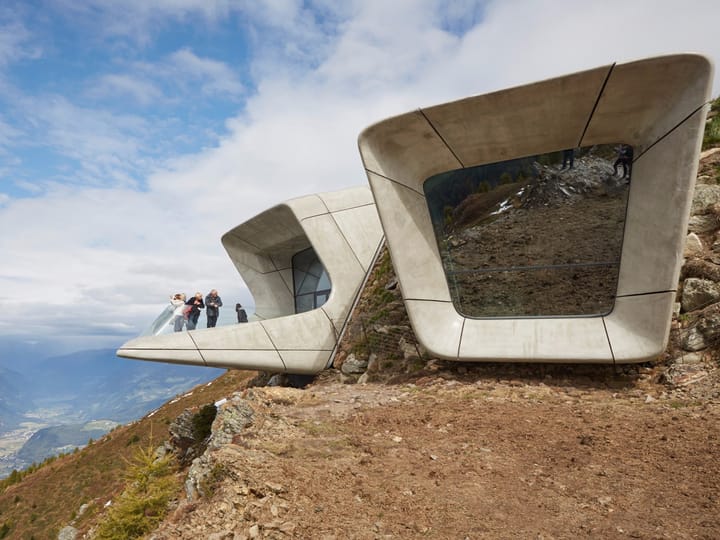 MMM Corones: an homage to the material beauty of concrete