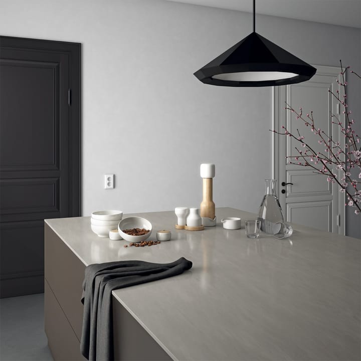 Inalco presents iTOPKer solutions' new surfaces in Mercado de Colón