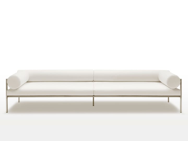 Volumi puri, ricami preziosi, fitti intrecci