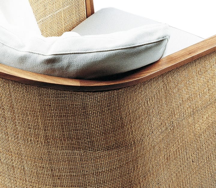 Woven reed with colonial touch