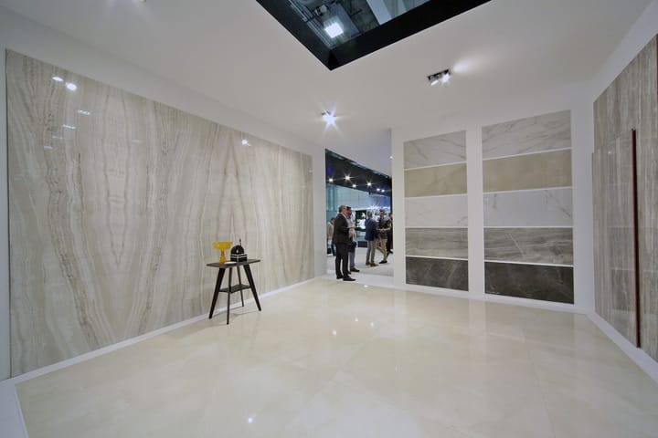 Large-size ceramic panels with rustic-chic touch