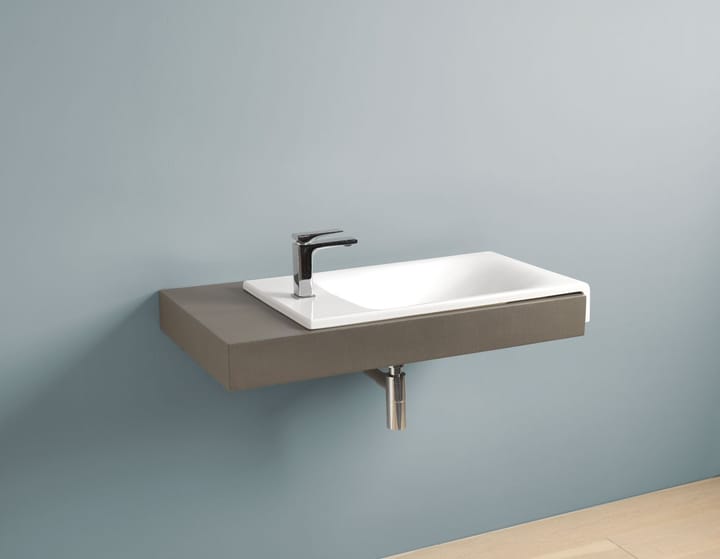 Sand, concrete and velvet