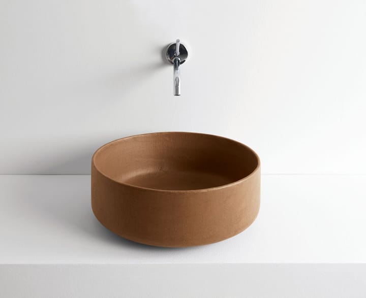 Sand, concrete and velvet