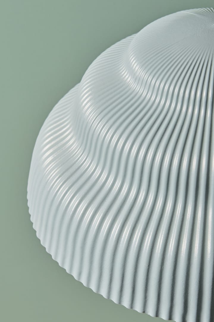 Kaskad: the lamp that reminds of the water flow of a cascade