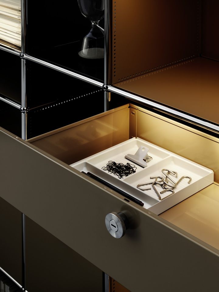 USM Haller E: the classic in a new light