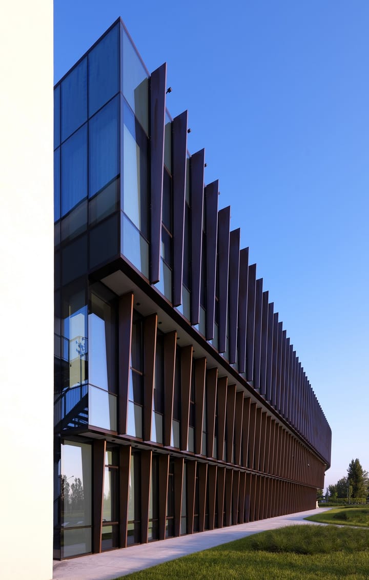 Continuità e dinamismo. Schüco per la nuova sede Twinset