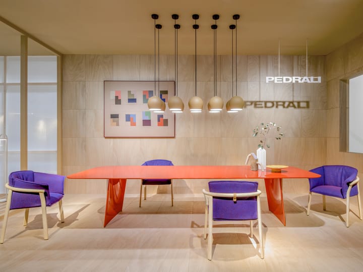 Il tavolo in alluminio Pedrali disegnato da Robin Rizzini