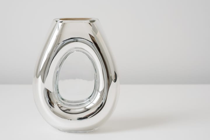 SkLO brings new Czech Glass lighting and accessories designs to M&O