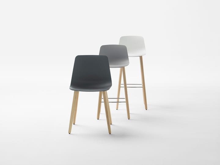 Varya. Universal, versatile and essential chair