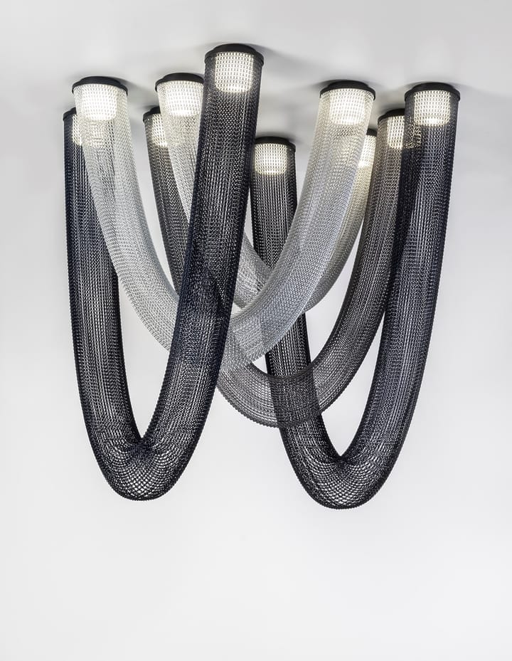 Aura. A cascade of luminous chains