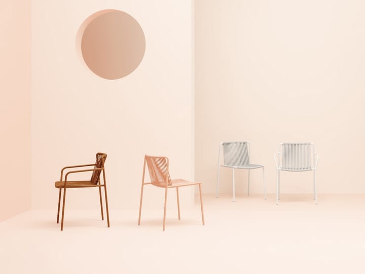 A New Interpretation of Outdoor Seats in Woven PVC