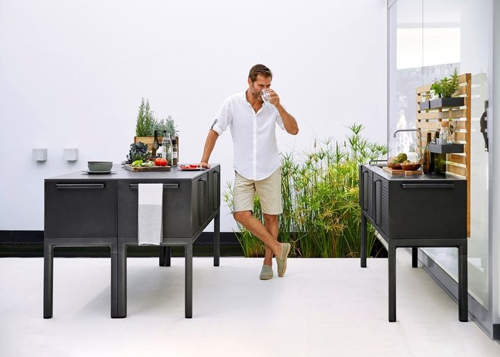 The Kitchen Moves Seamlessly Outdoors