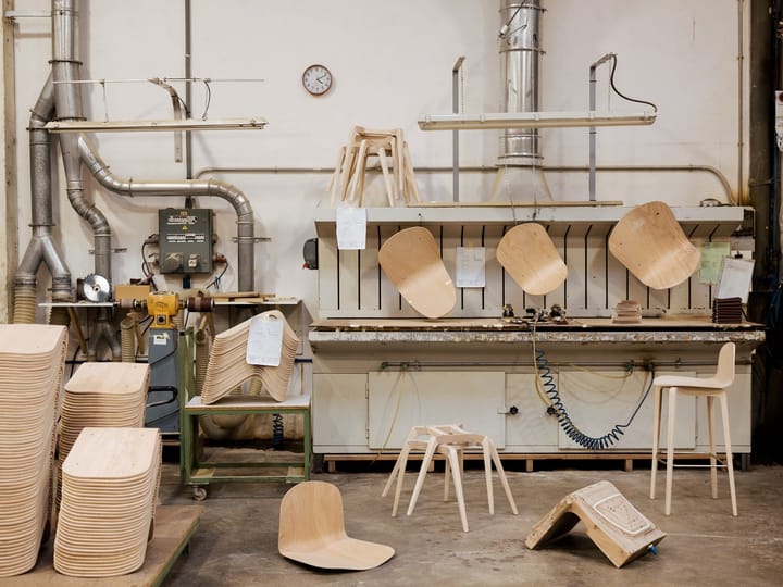 Bob: A Wooden Shell Between Craft and Technology