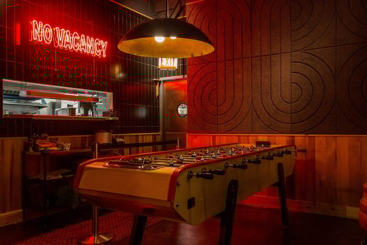 Motel Bar: Laid-Back Dining with a Vintage Feel