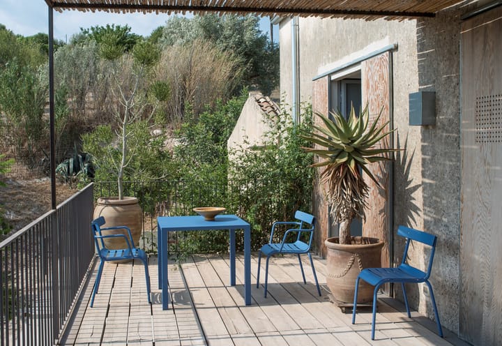 The Classic Blue for the Outdoor Spaces