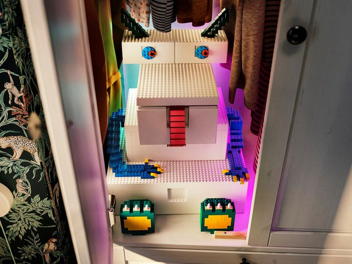 Play and Display. Ikea + Lego