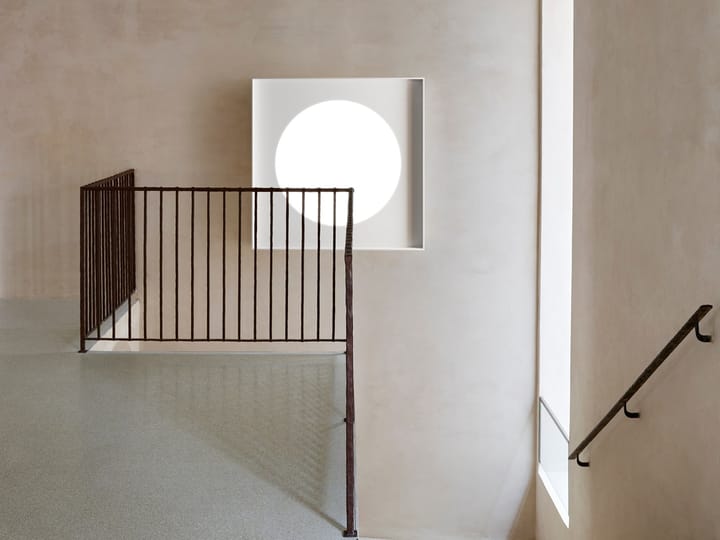 Sleek and Minimalist: the New Cassette Lamp by Luceplan