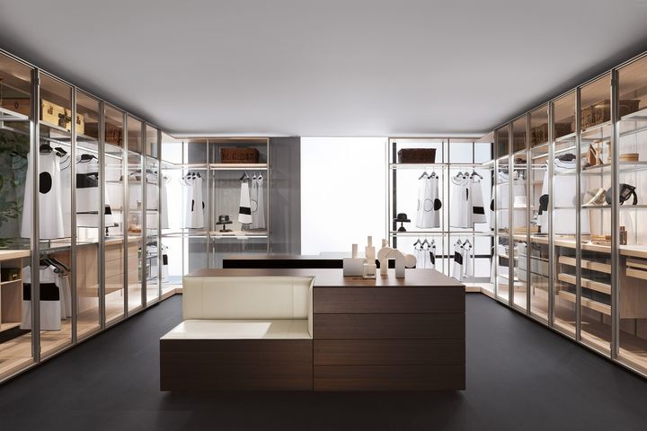 Sobriety, Rigour and Experimentation. The New Porro Collection