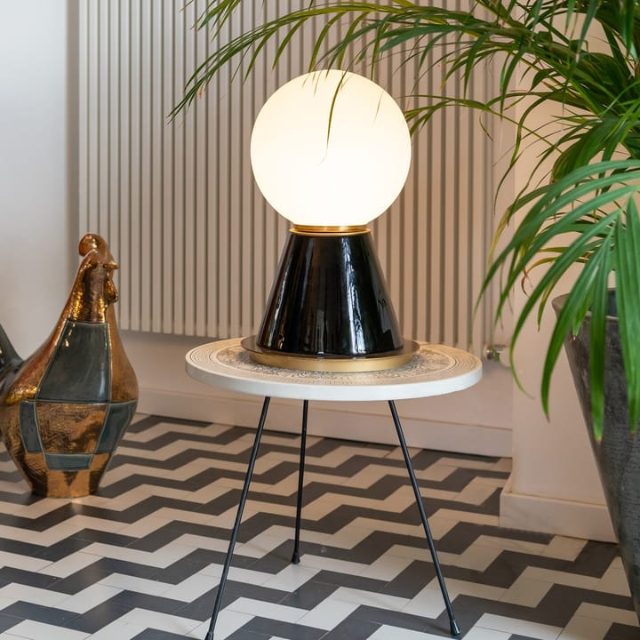 Pure Geometries in Colorful Ceramic