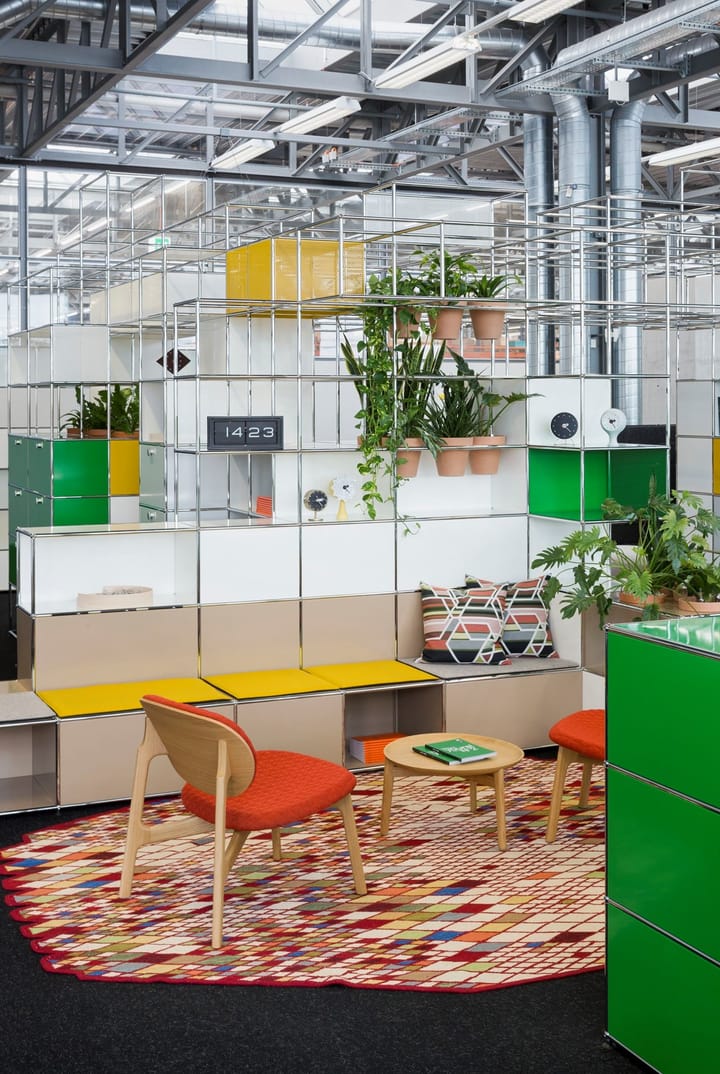 Metal Grid + Plants’ Organic Forms