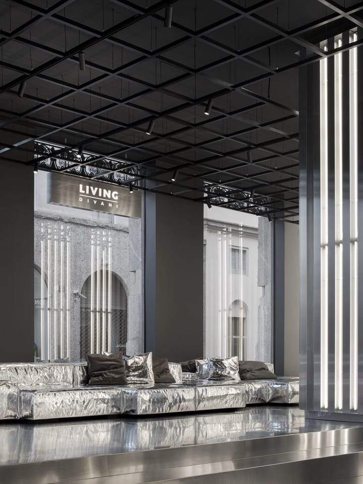 Audacious and Glamour: the new Living Divani Gallery Set Up