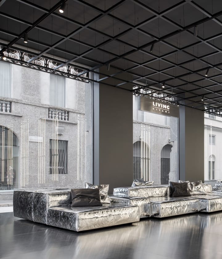 Audacious and Glamour: the new Living Divani Gallery Set Up