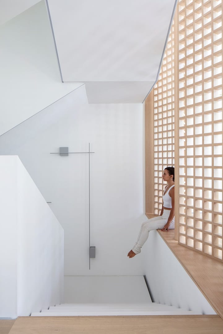 Vibia Structural Wall Lamp Illuminates an House in Tel Aviv