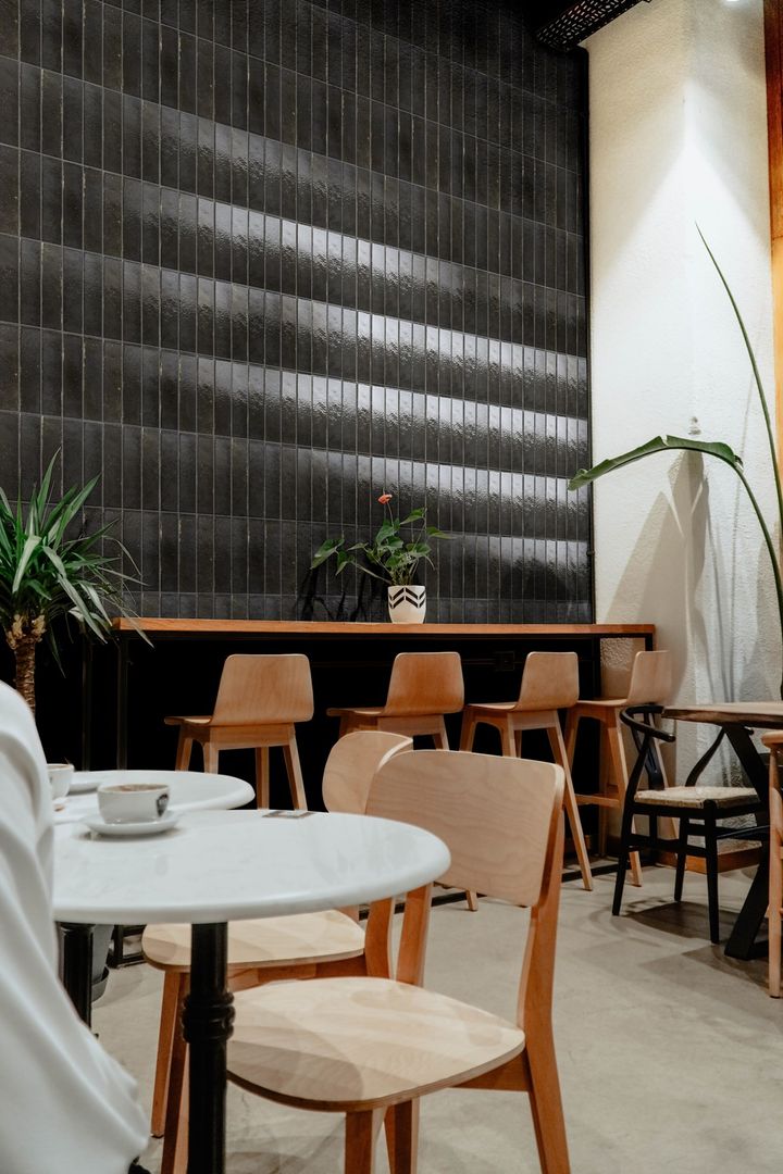 Retro Aesthetics in a Contemporary Key: Bricks According to Sartoria
