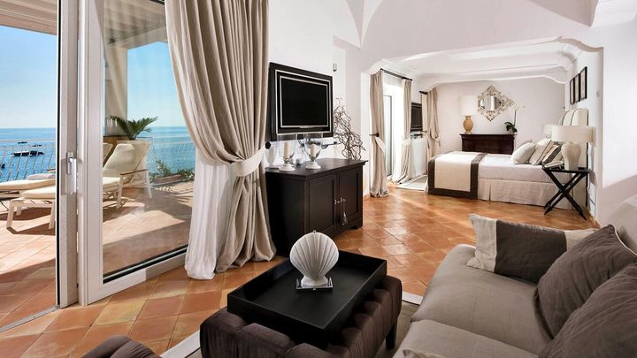 Gli arredi Marioni per l'hotel Covo dei Saraceni a Positano