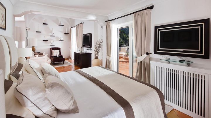 Gli arredi Marioni per l'hotel Covo dei Saraceni a Positano