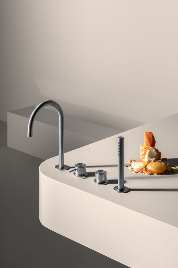 Zucchetti tapware for the bathtub, built-in or free-standing