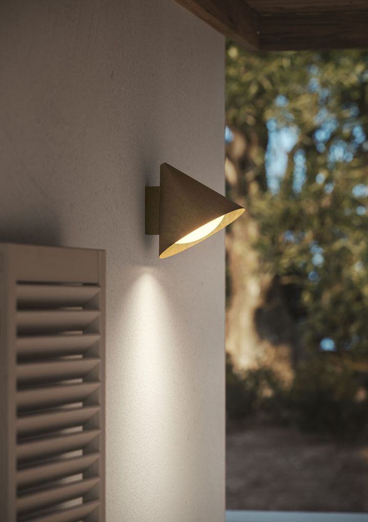 Light As a Tribute to Nature: Il Fanale Lamps