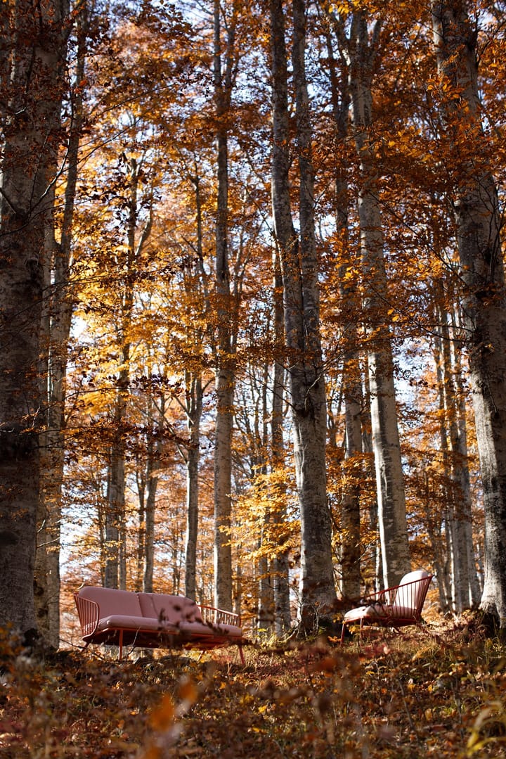 True Design outdoor furniture: chairs, sofas and tables inspired by nature