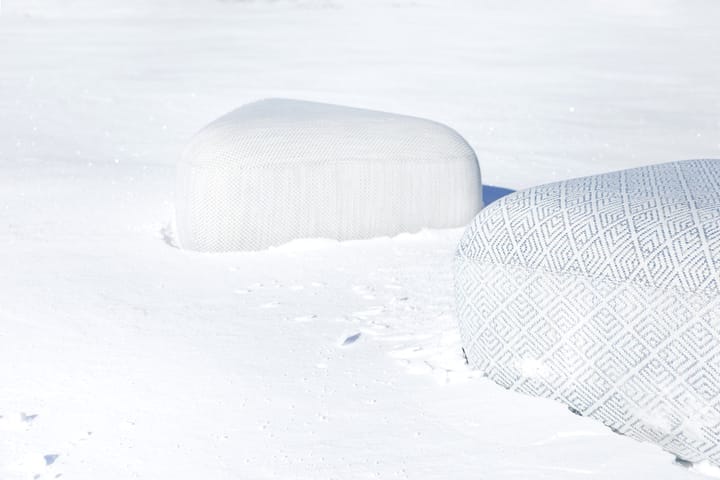 True Design outdoor furniture: chairs, sofas and tables inspired by nature