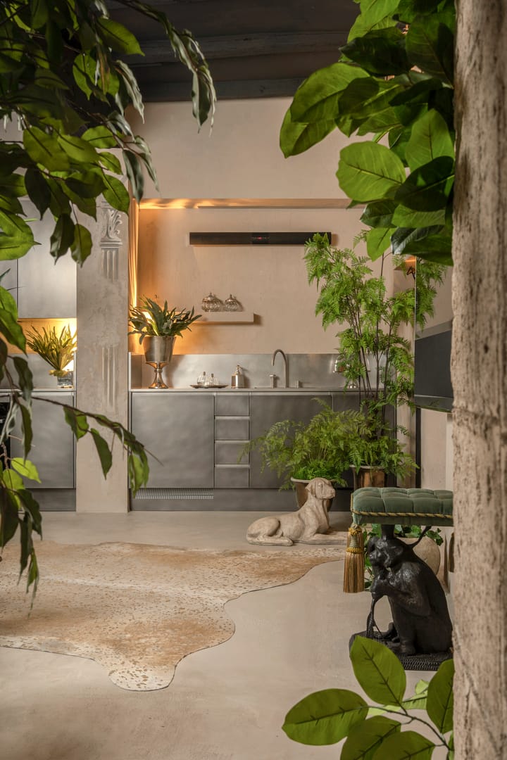 The Abimis wall kitchen in stainless steel for a residence in the Valle ...