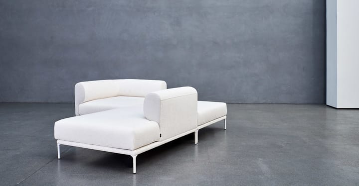 ipdesign auf der imm cologne 2024: Sofa Loop von Werner Aisslinger