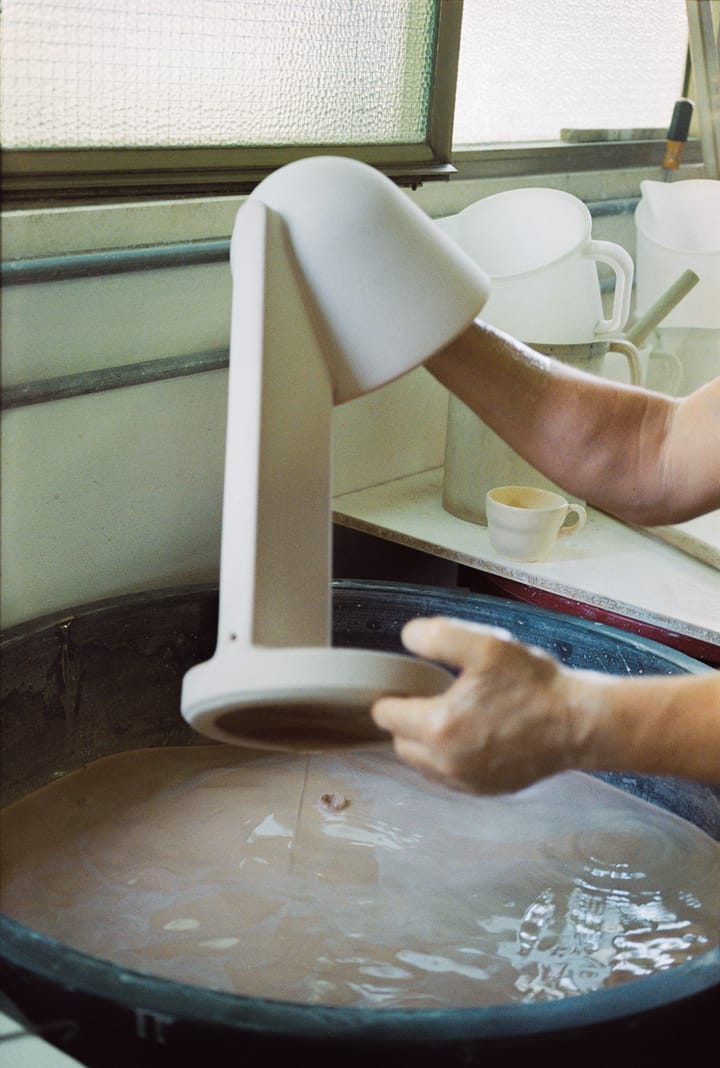 Céramique is the Flos ceramic lamp collection designed by Ronan Bouroullec