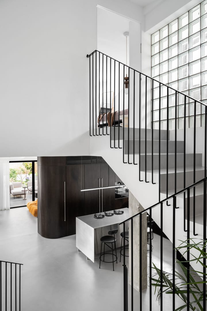 The CHOC House: A Symphony of Monochromes and Design Icons